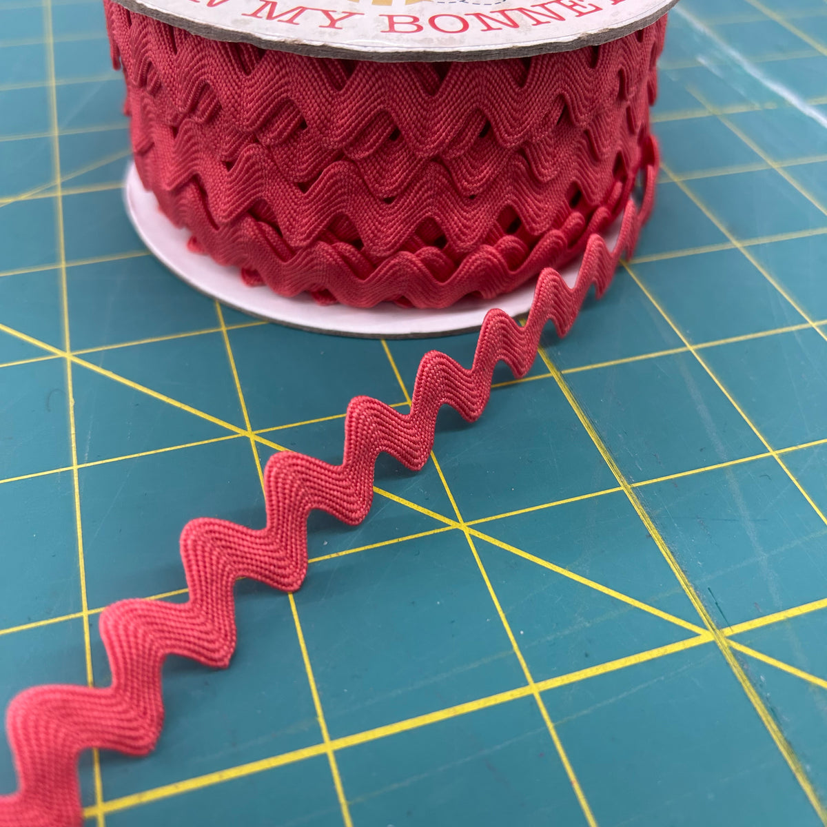 TEA ROSE RICK RACK – Quilter's Corner SD